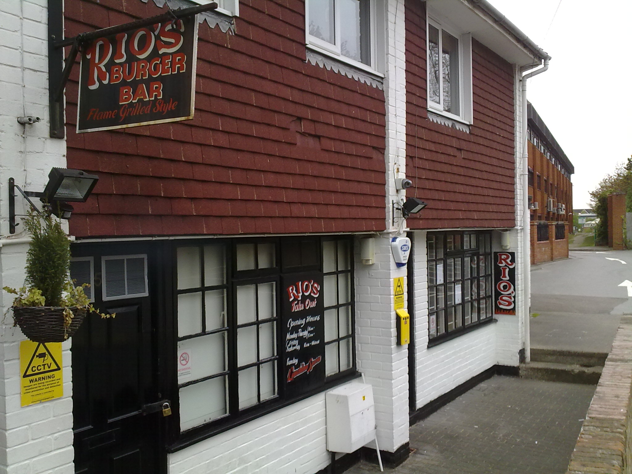 Rio’s Re-opens Under Old Management – Notes From The Drunken Monk